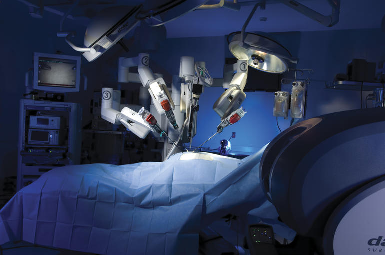 Robot vs Surgeon: Who Will Operate on The Heart? – The Unchained Library